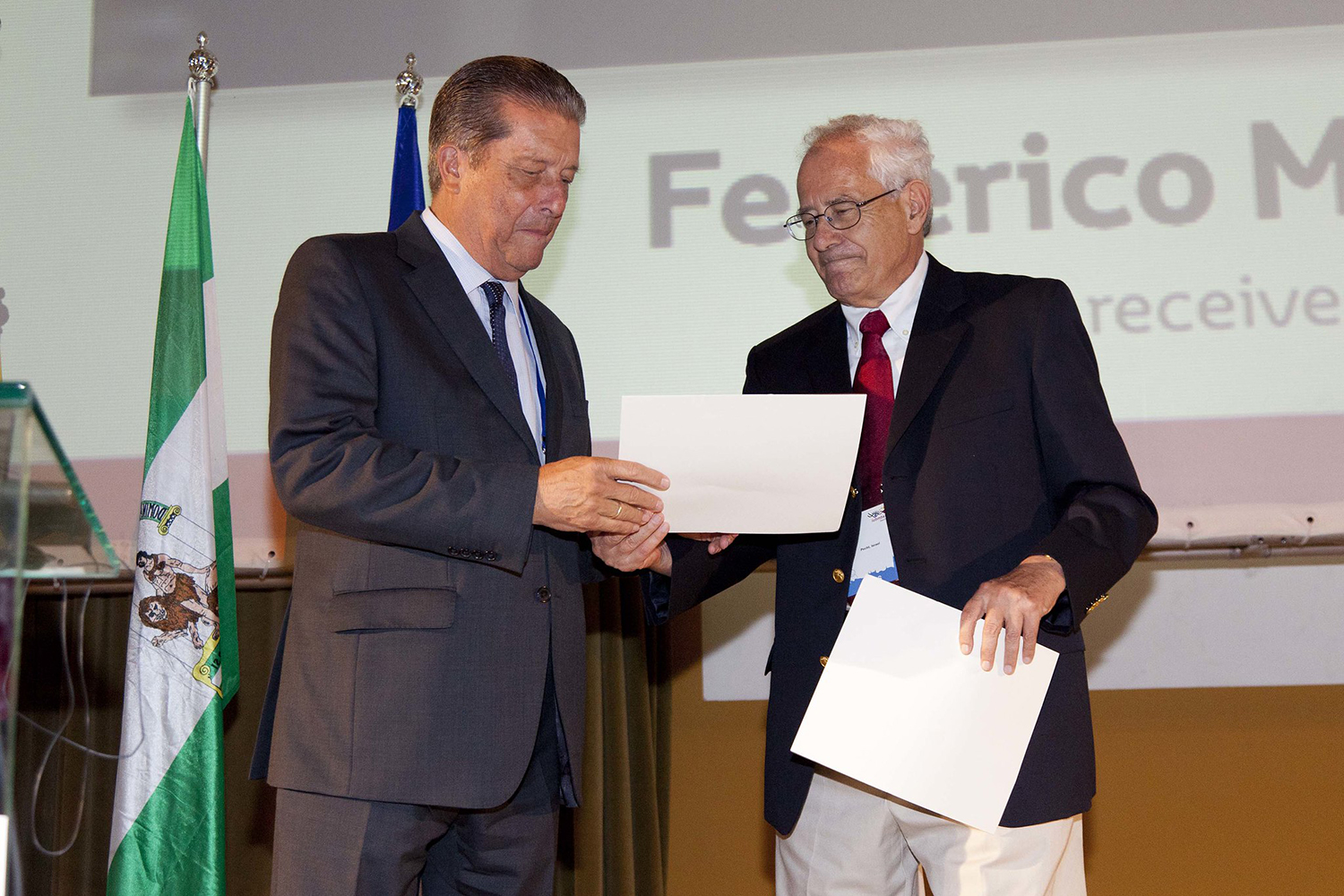 Papel de la Federación Europea de Sociedades Bioquímicas y Federico ...